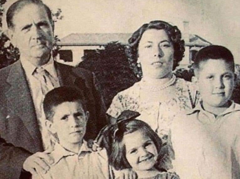 BARIŞ MANÇO KİMDİR? BARIŞMANÇO’YA DAİR ÖNEMLİ BİLGİLER. 2023 MESAJININ ...